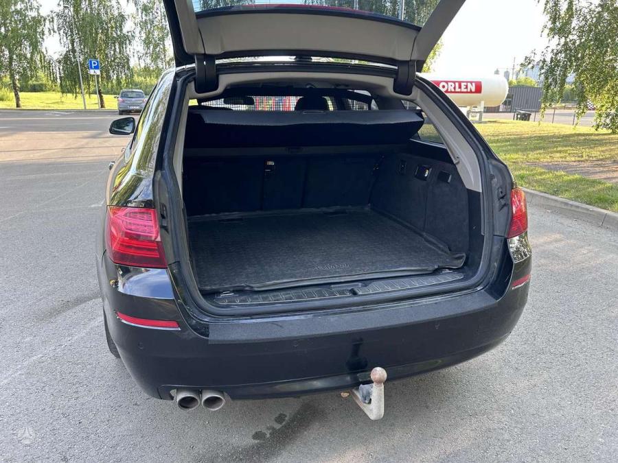 Black BMW 520 2014 in Siauliai, with an engine capacity of 2.00 L and mileage of 265 thousand km for 8400 €, photo 25 on AUTOMOTO.COM.LV