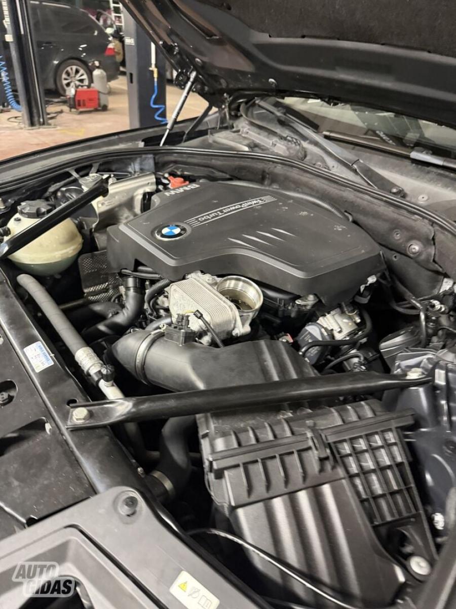 Black BMW 520 2014 in Vilnius, with an engine capacity of 2.00 L and mileage of 217 thousand km for 12936 €, photo 11 on AUTOMOTO.COM.LV
