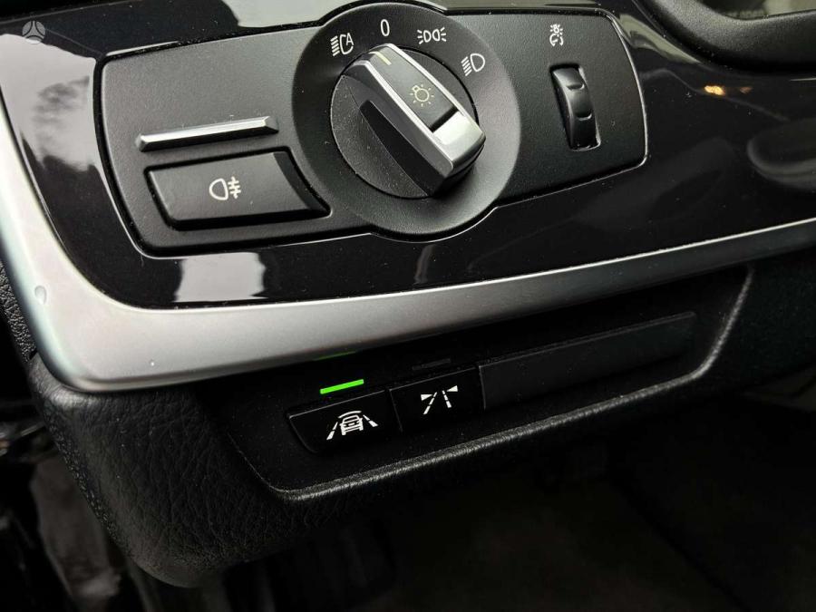 Black BMW 520 2014 in Druskininkai, with an engine capacity of 2.00 L and mileage of 271 thousand km for 9700 €, photo 15 on AUTOMOTO.COM.LV