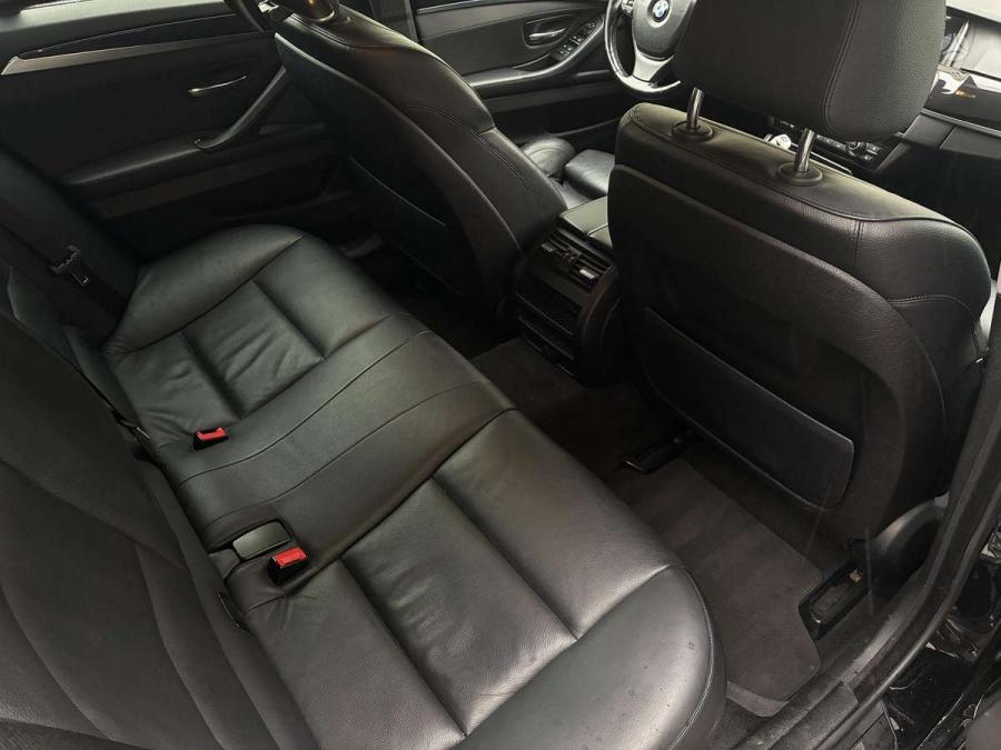 Black BMW 520 2014 in Druskininkai, with an engine capacity of 2.00 L and mileage of 271 thousand km for 9700 €, photo 19 on AUTOMOTO.COM.LV