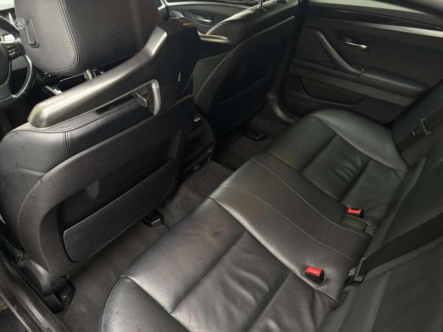 Black BMW 520 2014 in Druskininkai, with an engine capacity of 2.00 L and mileage of 271 thousand km for 9700 €, photo 20 on AUTOMOTO.COM.LV