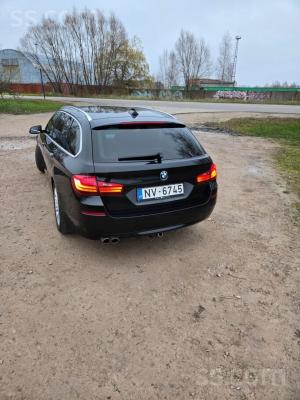 Black BMW 520 2014 in Jurmala, with an engine capacity of 2.00 L and mileage of 207 thousand km for 8100 €, photo 5 on AUTOMOTO.COM.LV
