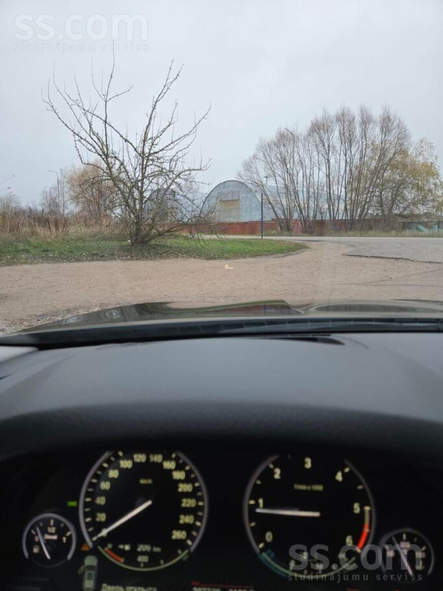 Black BMW 520 2014 in Jurmala, with an engine capacity of 2.00 L and mileage of 207 thousand km for 8100 €, photo 11 on AUTOMOTO.COM.LV