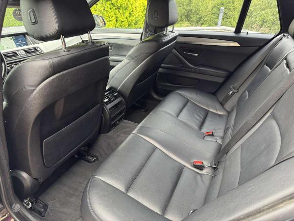 Black BMW 520 2014 in Trakai, with an engine capacity of 2.00 L and mileage of 269 thousand km for 12900 €, photo 10 on AUTOMOTO.COM.LV