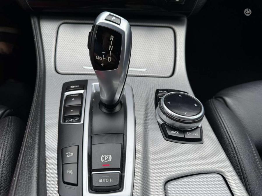 Melns BMW 520 2014 Trakai, ar dzinēja tilpumu 2.00 L un nobraukumu 269 tūkst. km par 12900 €, foto 12 vietnē AUTOMOTO.COM.LV