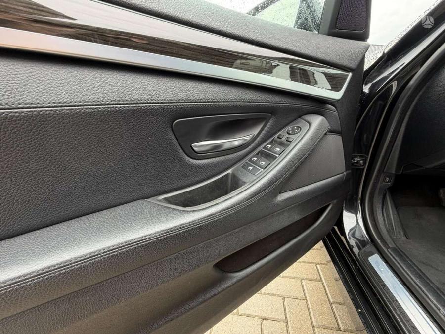 Melns BMW 520 2014 Klaipėda, ar dzinēja tilpumu 2.00 L un nobraukumu 215 tūkst. km par 12000 €, foto 9 vietnē AUTOMOTO.COM.LV