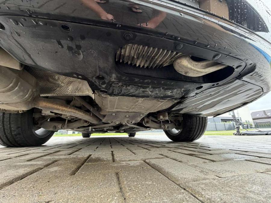 Melns BMW 520 2014 Klaipėda, ar dzinēja tilpumu 2.00 L un nobraukumu 215 tūkst. km par 12000 €, foto 21 vietnē AUTOMOTO.COM.LV