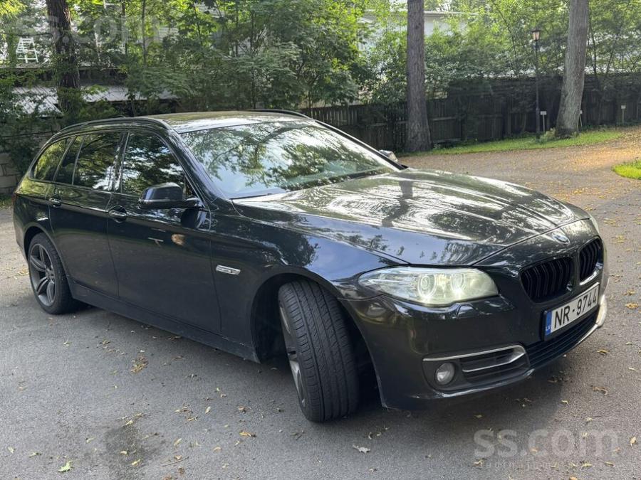 Black BMW 520 2014 in Riga, with an engine capacity of 2.00 L and mileage of 290 thousand km for 12800 €, photo 3 on AUTOMOTO.COM.LV