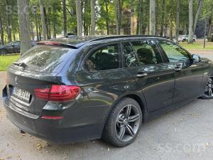 Black BMW 520 2014 in Riga, with an engine capacity of 2.00 L and mileage of 290 thousand km for 12800 €, photo 5 on AUTOMOTO.COM.LV