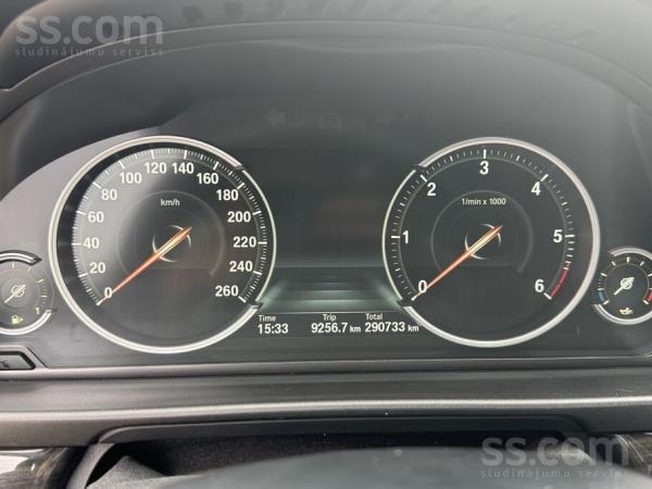 Black BMW 520 2014 in Riga, with an engine capacity of 2.00 L and mileage of 290 thousand km for 12800 €, photo 10 on AUTOMOTO.COM.LV