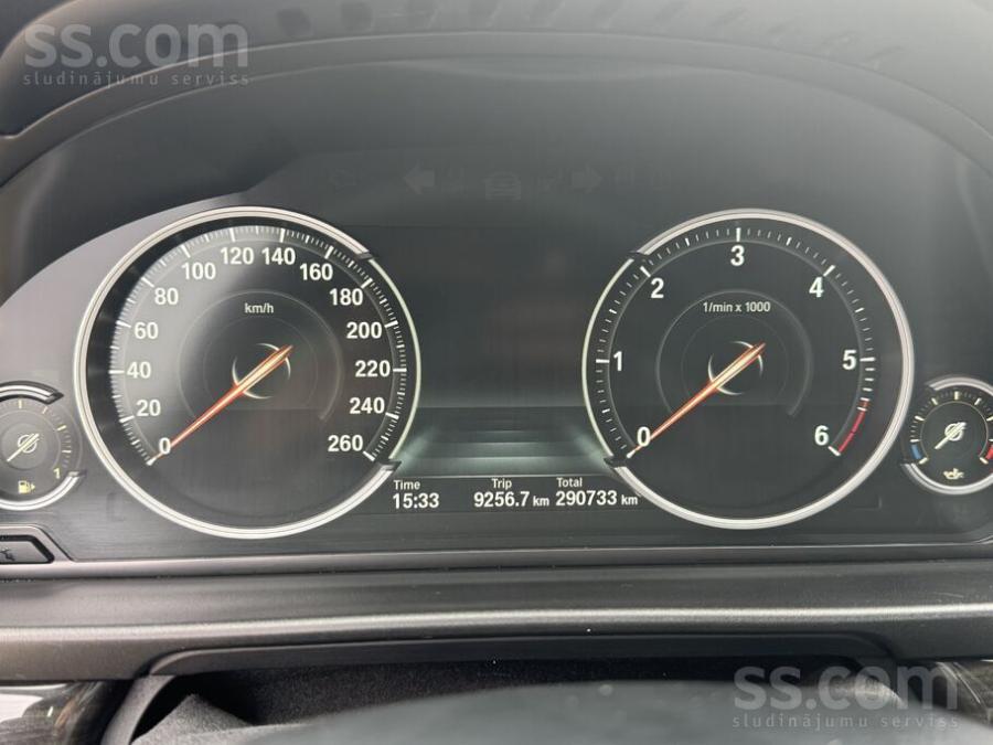 Black BMW 520 2014 in Riga, with an engine capacity of 2.00 L and mileage of 290 thousand km for 12800 €, photo 11 on AUTOMOTO.COM.LV