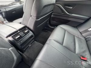 Black BMW 520 2014 in Riga, with an engine capacity of 2.00 L and mileage of 290 thousand km for 12800 €, photo 15 on AUTOMOTO.COM.LV