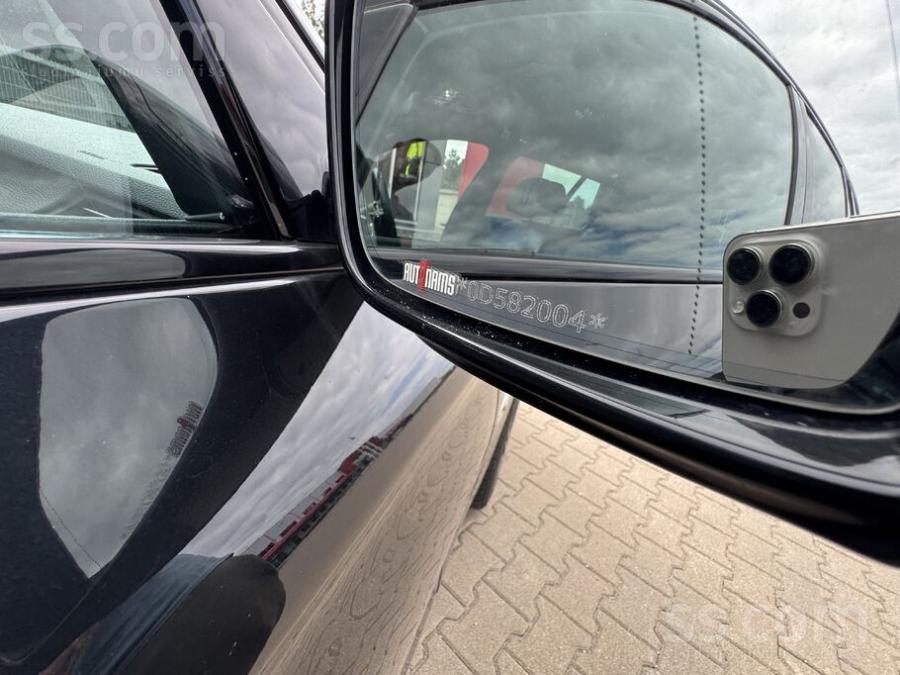 Black BMW 520 2014 in Riga, with an engine capacity of 2.00 L and mileage of 290 thousand km for 12800 €, photo 17 on AUTOMOTO.COM.LV