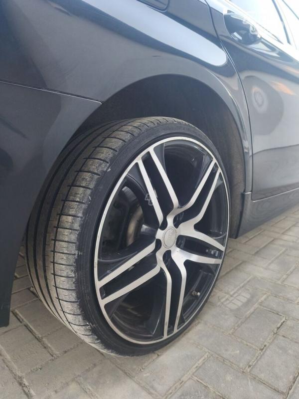 Black BMW 520 2014 in Vilnius, with an engine capacity of 2.00 L and mileage of 314 thousand km for 9800 €, photo 9 on AUTOMOTO.COM.LV