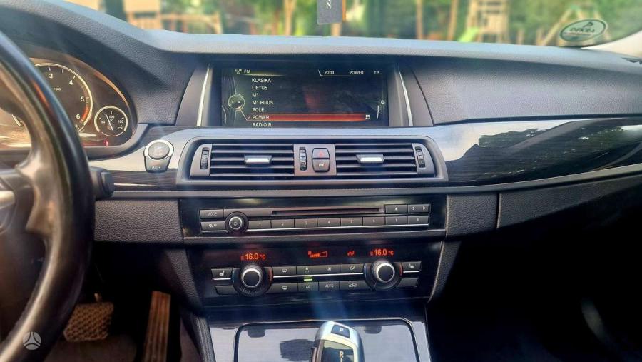 Black BMW 520 2014 in Vilnius, with an engine capacity of 2.00 L and mileage of 360 thousand km for 9200 €, photo 8 on AUTOMOTO.COM.LV