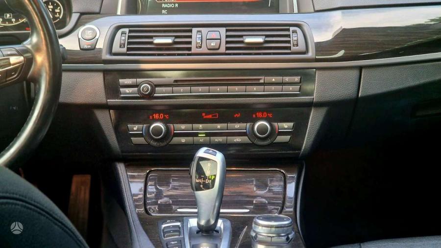Black BMW 520 2014 in Vilnius, with an engine capacity of 2.00 L and mileage of 360 thousand km for 9200 €, photo 9 on AUTOMOTO.COM.LV