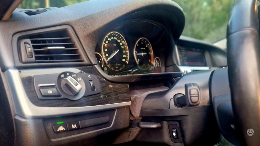 Black BMW 520 2014 in Vilnius, with an engine capacity of 2.00 L and mileage of 360 thousand km for 9200 €, photo 11 on AUTOMOTO.COM.LV