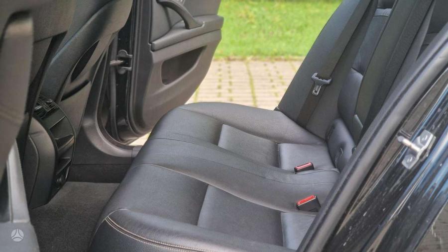 Black BMW 520 2014 in Vilnius, with an engine capacity of 2.00 L and mileage of 360 thousand km for 9200 €, photo 15 on AUTOMOTO.COM.LV