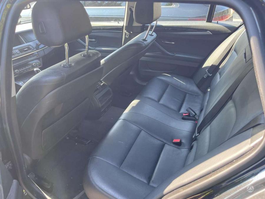 Black BMW 520 2014 in Kaunas, with an engine capacity of 2.00 L and mileage of 350 thousand km for 4450 €, photo 7 on AUTOMOTO.COM.LV