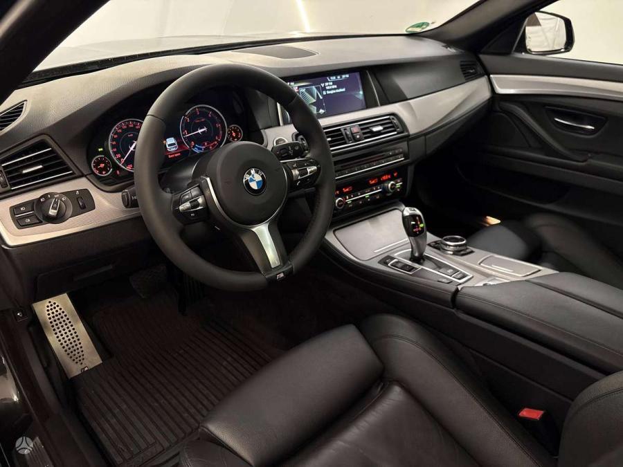 Black BMW 520 2014 in Marijampole, with an engine capacity of 2.00 L and mileage of 267 thousand km for 11500 €, photo 3 on AUTOMOTO.COM.LV