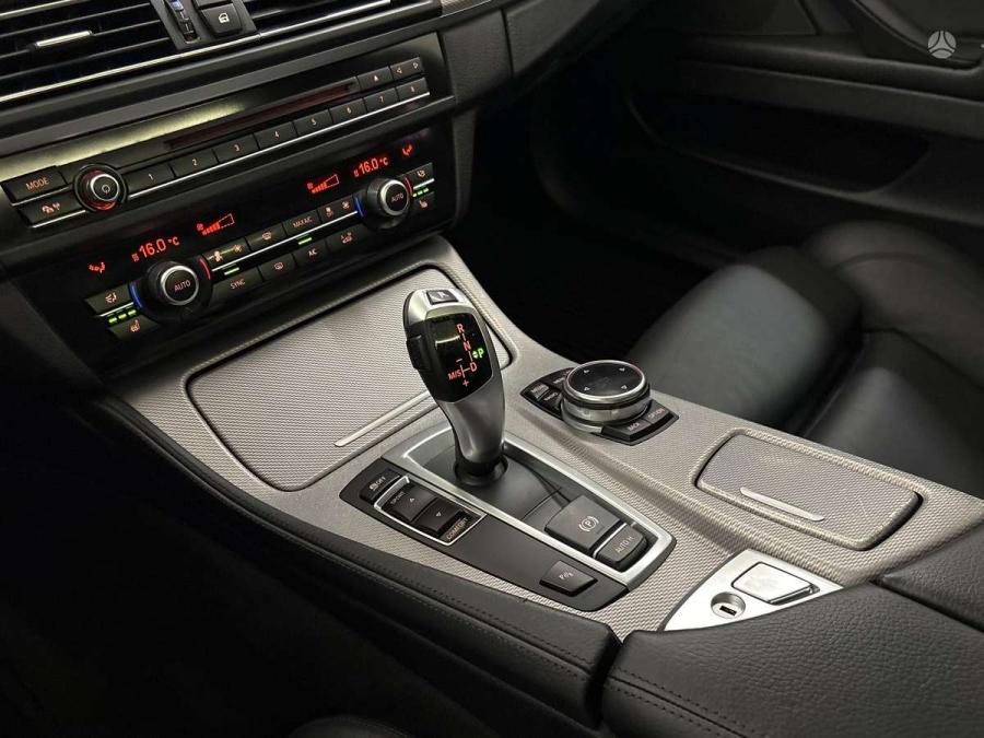 Black BMW 520 2014 in Marijampole, with an engine capacity of 2.00 L and mileage of 267 thousand km for 11500 €, photo 14 on AUTOMOTO.COM.LV