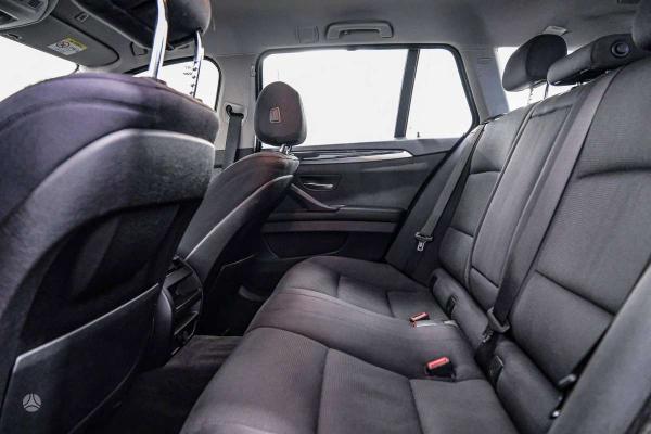 Melns BMW 520 2014 Kauņa, ar dzinēja tilpumu 2.00 L un nobraukumu 208 tūkst. km par 9990 €, foto 9 vietnē AUTOMOTO.COM.LV