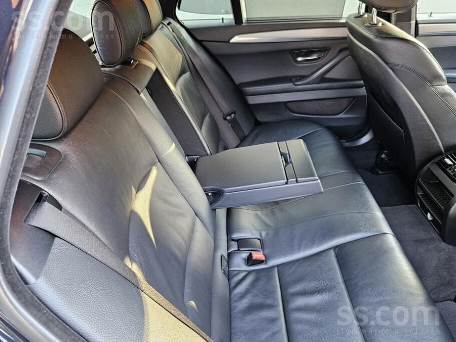 Melns BMW 520 2014 Jēkabpils, ar dzinēja tilpumu 2.00 L un nobraukumu 300 tūkst. km par 11790 €, foto 18 vietnē AUTOMOTO.COM.LV