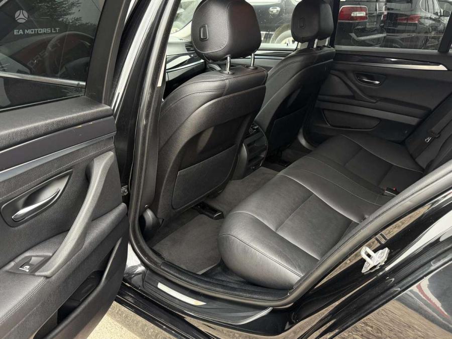 Black BMW 520 2014 in Vilnius, with an engine capacity of 2.00 L and mileage of 368 thousand km for 8300 €, photo 18 on AUTOMOTO.COM.LV