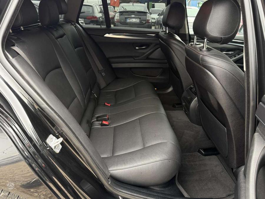 Black BMW 520 2014 in Vilnius, with an engine capacity of 2.00 L and mileage of 368 thousand km for 8300 €, photo 21 on AUTOMOTO.COM.LV