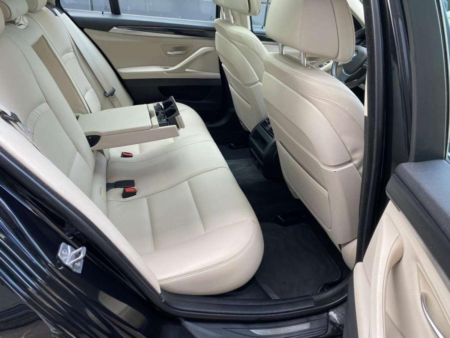 Melns BMW 520 2014 Marijampole, ar dzinēja tilpumu 2.00 L un nobraukumu 248 tūkst. km par 9950 €, foto 39 vietnē AUTOMOTO.COM.LV