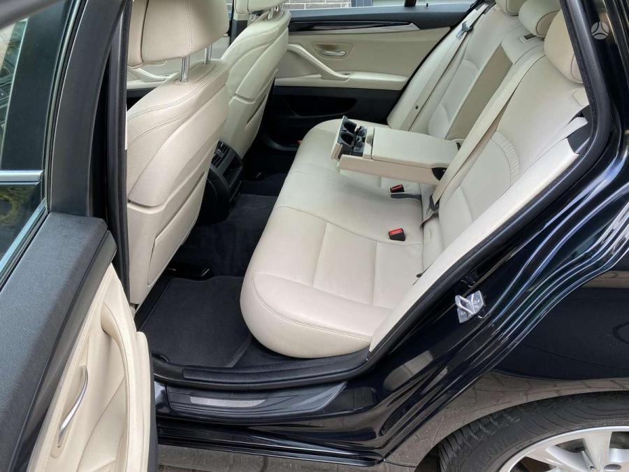 Melns BMW 520 2014 Marijampole, ar dzinēja tilpumu 2.00 L un nobraukumu 248 tūkst. km par 9950 €, foto 42 vietnē AUTOMOTO.COM.LV
