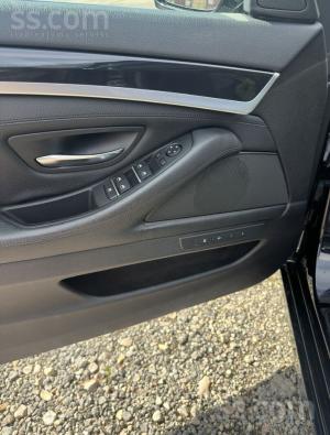Black BMW 520 2014 in Riga, with an engine capacity of 2.00 L and mileage of 292 thousand km for 13700 €, photo 11 on AUTOMOTO.COM.LV