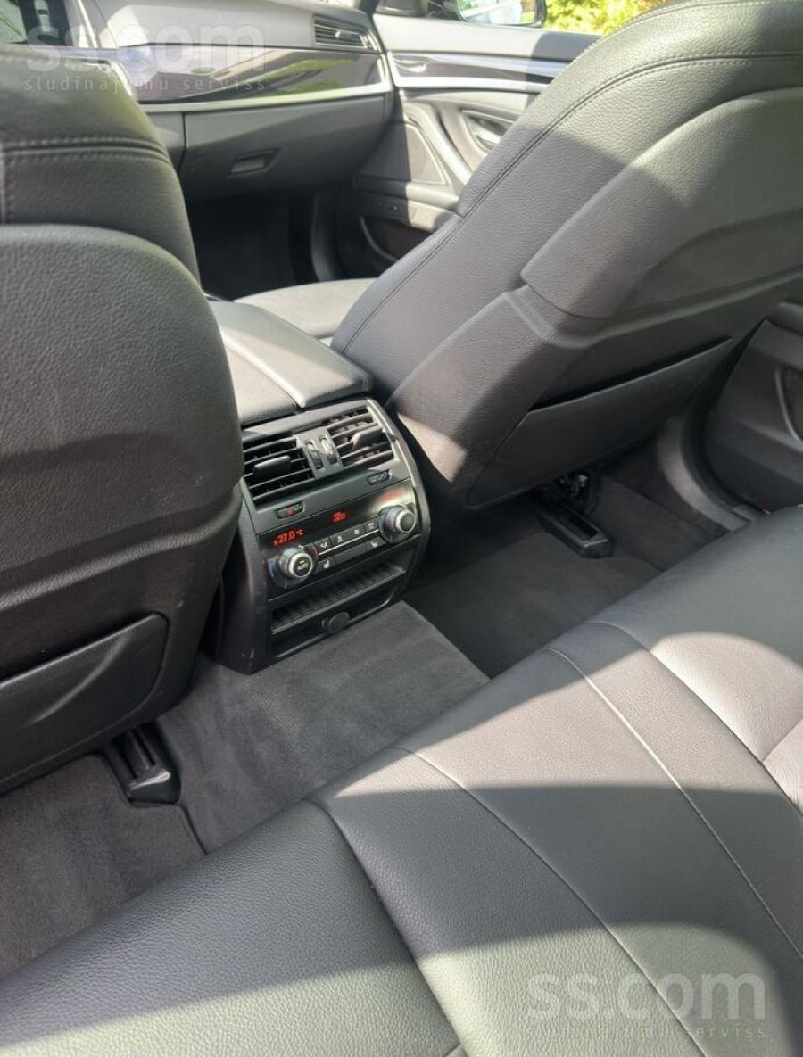 Black BMW 520 2014 in Riga, with an engine capacity of 2.00 L and mileage of 292 thousand km for 13700 €, photo 14 on AUTOMOTO.COM.LV