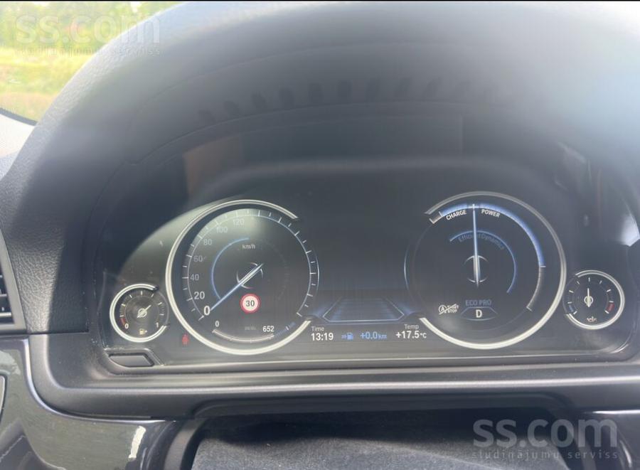 Black BMW 520 2014 in Riga, with an engine capacity of 2.00 L and mileage of 292 thousand km for 13700 €, photo 18 on AUTOMOTO.COM.LV