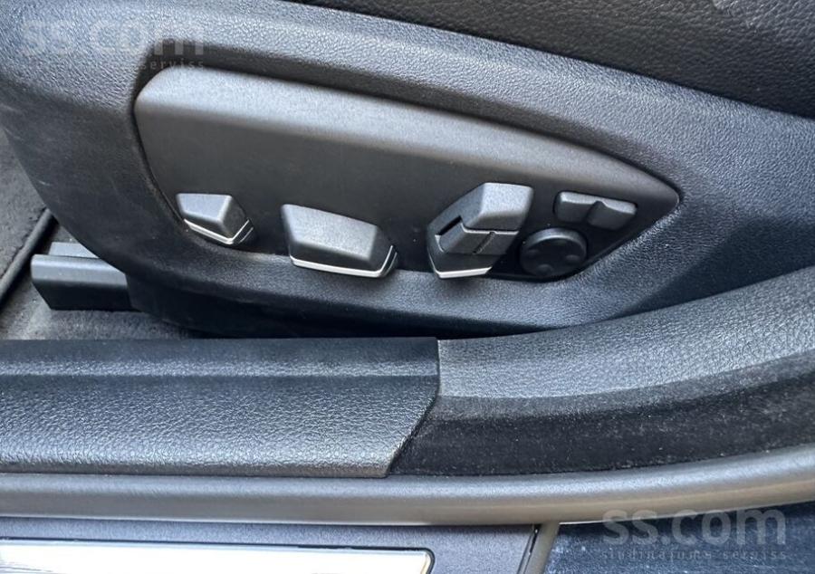 Black BMW 520 2014 in Riga, with an engine capacity of 2.00 L and mileage of 292 thousand km for 13700 €, photo 19 on AUTOMOTO.COM.LV