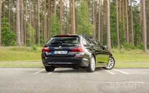 Black BMW 520 2014 in Riga, with an engine capacity of 2.00 L and mileage of 280 thousand km for 10190 €, photo 6 on AUTOMOTO.COM.LV