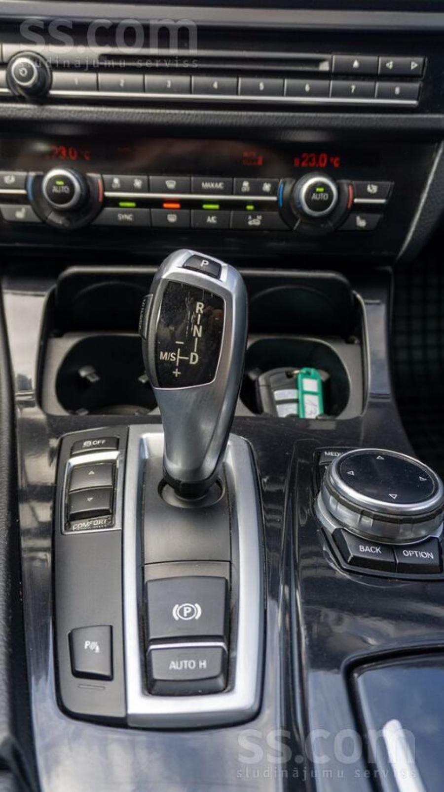 Black BMW 520 2014 in Riga, with an engine capacity of 2.00 L and mileage of 280 thousand km for 10190 €, photo 16 on AUTOMOTO.COM.LV