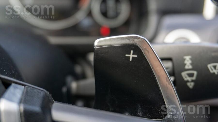 Black BMW 520 2014 in Riga, with an engine capacity of 2.00 L and mileage of 280 thousand km for 10190 €, photo 23 on AUTOMOTO.COM.LV
