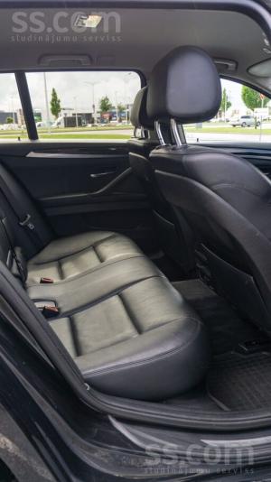Black BMW 520 2014 in Riga, with an engine capacity of 2.00 L and mileage of 280 thousand km for 10190 €, photo 31 on AUTOMOTO.COM.LV