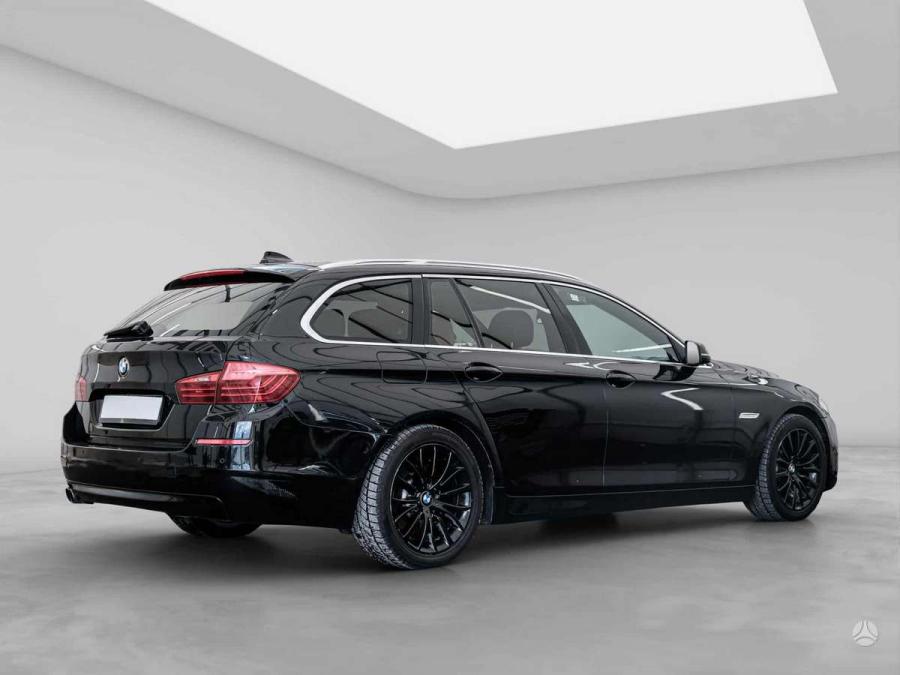 Melns BMW 520 2014 Kauņa, ar dzinēja tilpumu 2.00 L un nobraukumu 352 tūkst. km par 9990 €, foto 4 vietnē AUTOMOTO.COM.LV
