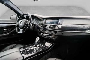 Melns BMW 520 2014 Kauņa, ar dzinēja tilpumu 2.00 L un nobraukumu 352 tūkst. km par 9990 €, foto 8 vietnē AUTOMOTO.COM.LV
