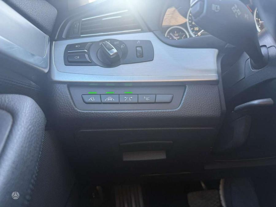Melns BMW 520 2014 Panevēža, ar dzinēja tilpumu 2.00 L un nobraukumu 338 tūkst. km par 11700 €, foto 17 vietnē AUTOMOTO.COM.LV
