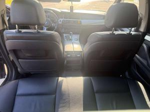 Melns BMW 520 2014 Panevēža, ar dzinēja tilpumu 2.00 L un nobraukumu 338 tūkst. km par 11700 €, foto 18 vietnē AUTOMOTO.COM.LV