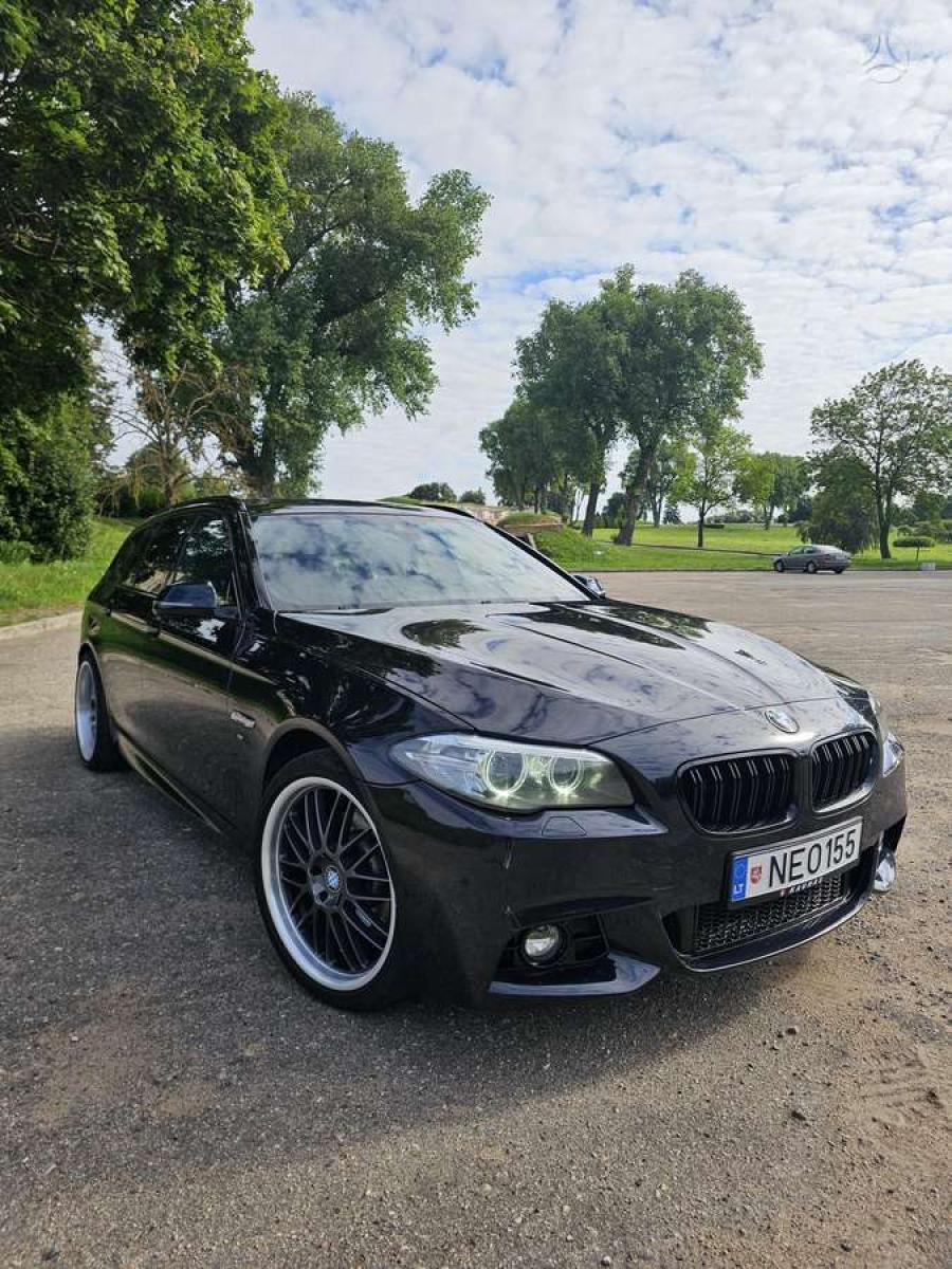 Black BMW 520 2014 in Kaunas, with an engine capacity of 2.00 L and mileage of 239 thousand km for 10700 €, photo 1 on AUTOMOTO.COM.LV
