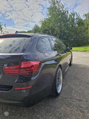 Black BMW 520 2014 in Kaunas, with an engine capacity of 2.00 L and mileage of 239 thousand km for 10700 €, photo 6 on AUTOMOTO.COM.LV