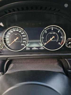 Black BMW 520 2014 in Kaunas, with an engine capacity of 2.00 L and mileage of 239 thousand km for 10700 €, photo 9 on AUTOMOTO.COM.LV