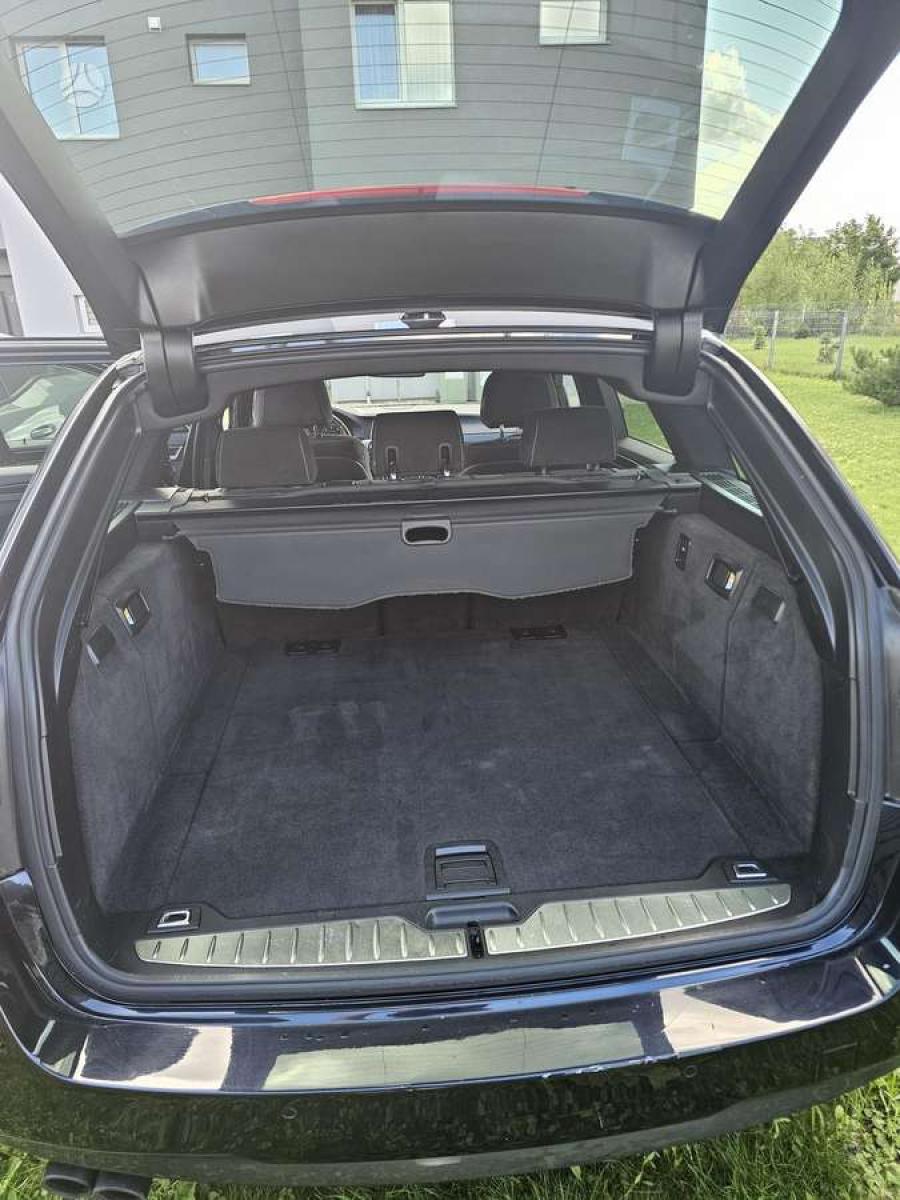 Black BMW 520 2014 in Kaunas, with an engine capacity of 2.00 L and mileage of 239 thousand km for 10700 €, photo 14 on AUTOMOTO.COM.LV