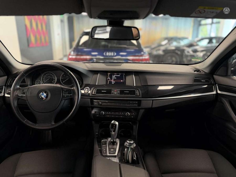 Melns BMW 520 2014 Klaipėda, ar dzinēja tilpumu 2.00 L un nobraukumu 306 tūkst. km par 10900 €, foto 18 vietnē AUTOMOTO.COM.LV