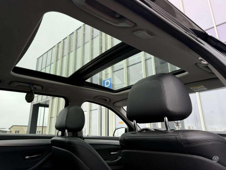 Black BMW 520 2014 in Vilnius, with an engine capacity of 2.00 L and mileage of 276 thousand km for 6900 €, photo 13 on AUTOMOTO.COM.LV
