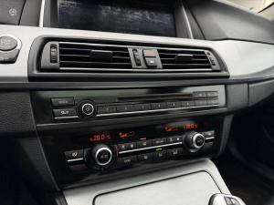 Black BMW 520 2014 in Vilnius, with an engine capacity of 2.00 L and mileage of 276 thousand km for 6900 €, photo 17 on AUTOMOTO.COM.LV